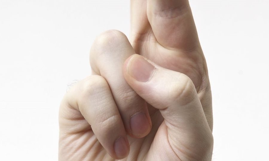 Operatie kromme vinger kan ook bij de huisarts - Behandeling door ...